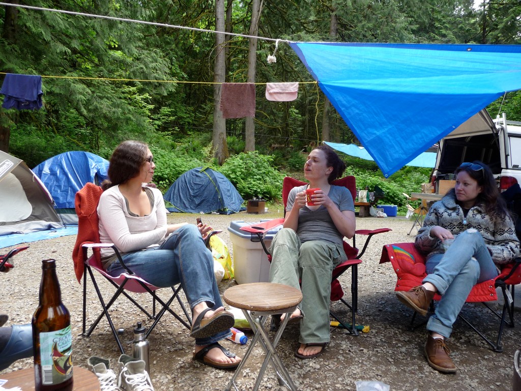 Lady Camping | Take it outside, ladies.